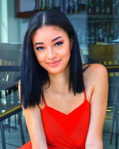 Scarlett Bloom - Biography, Wiki, Age, Height, Boyfriend, Photos, & more