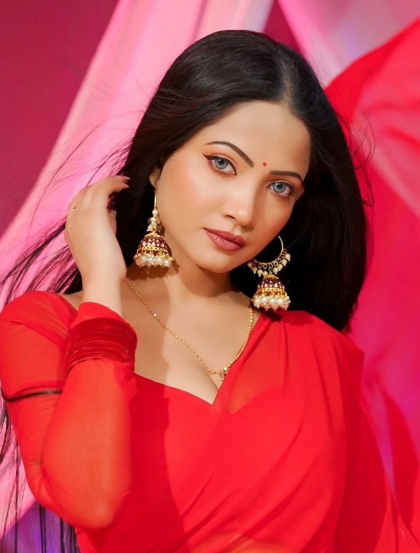 Diya Ghosh’s Glam Moments You Can’t Miss – Check Out More Stunning ...